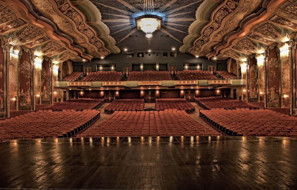 Paramount Theatre – Chicago Plays